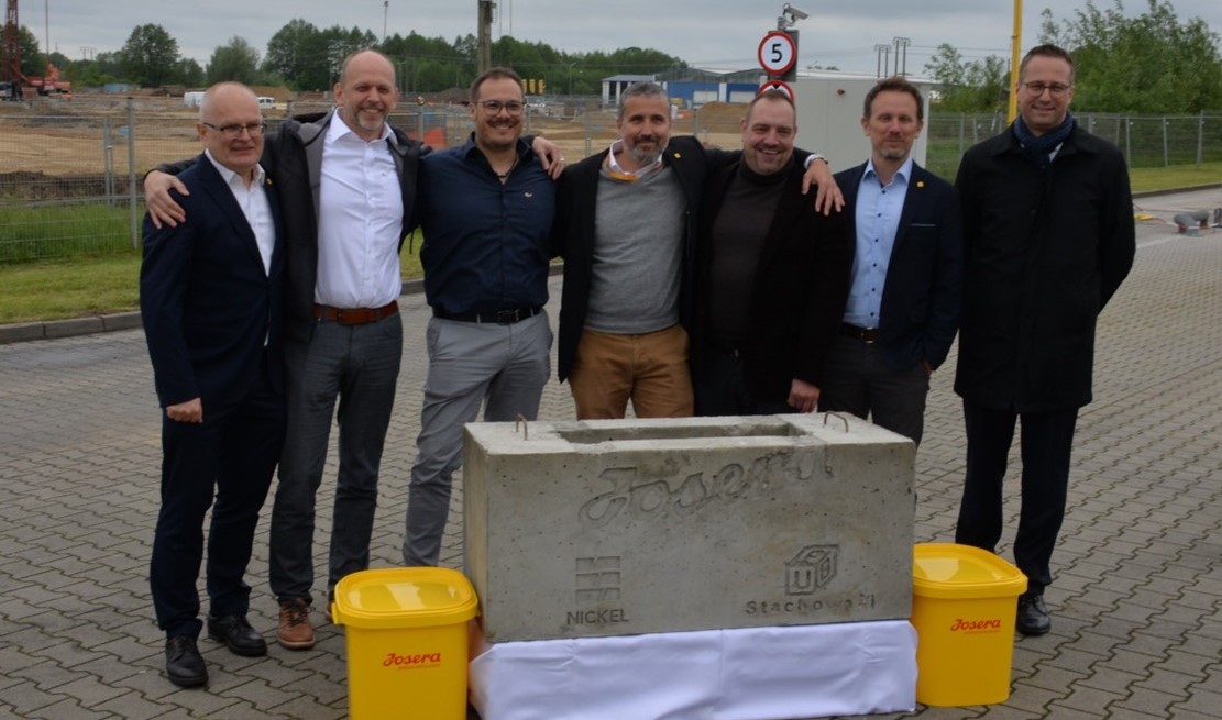 Grundstein gelegt__Josera baut modernes Werk in Polen